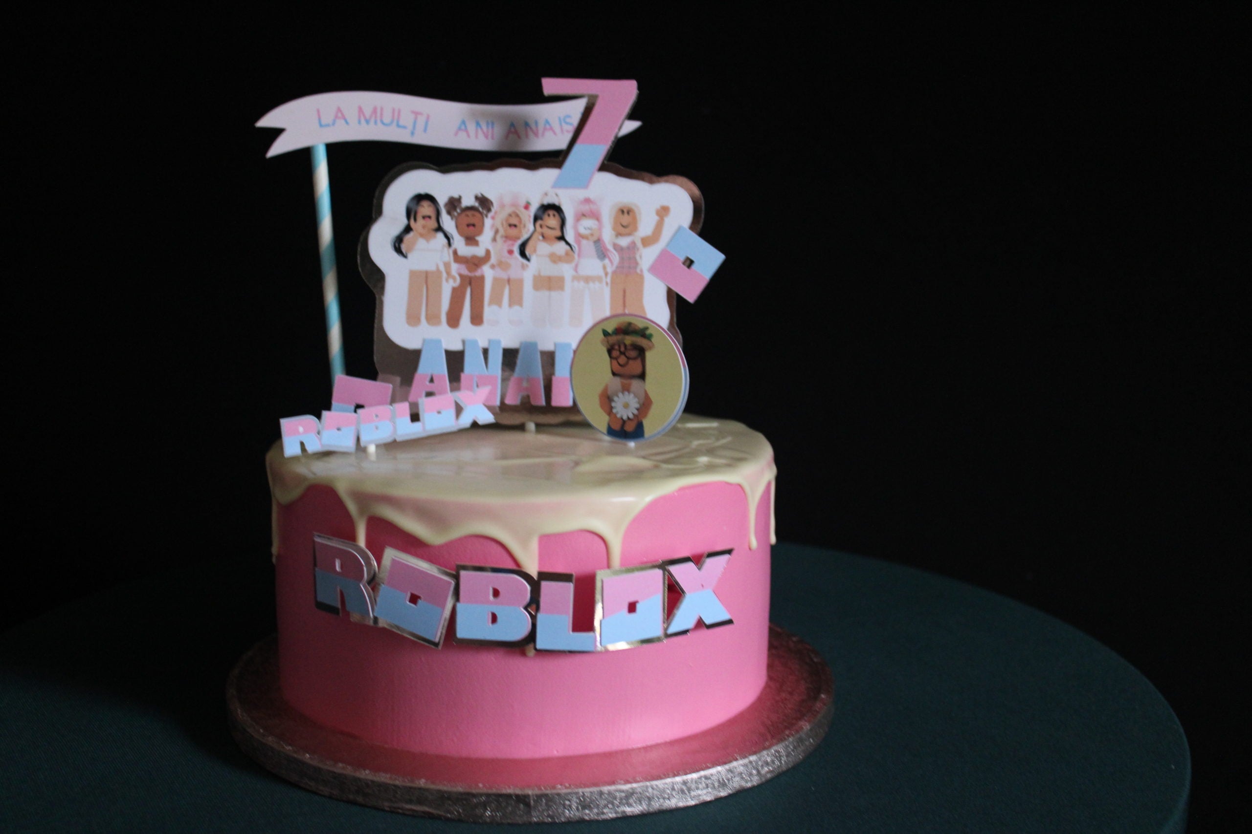 Roblox Cake – Rotari bakes